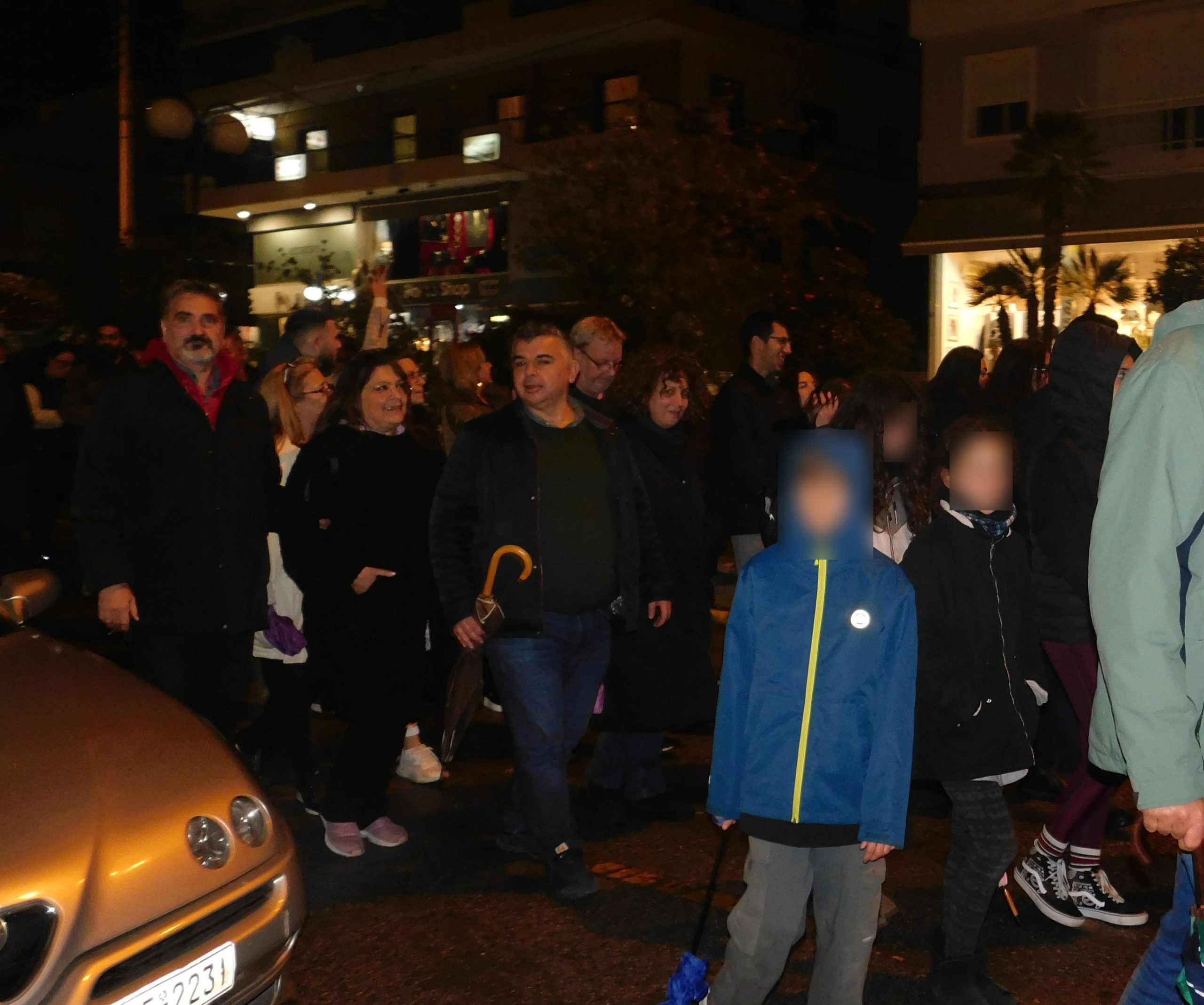 Συγκέντρωση διαμαρτυρίας στην Ηλιούπολη και ψήφισμα από το δημοτικό ...